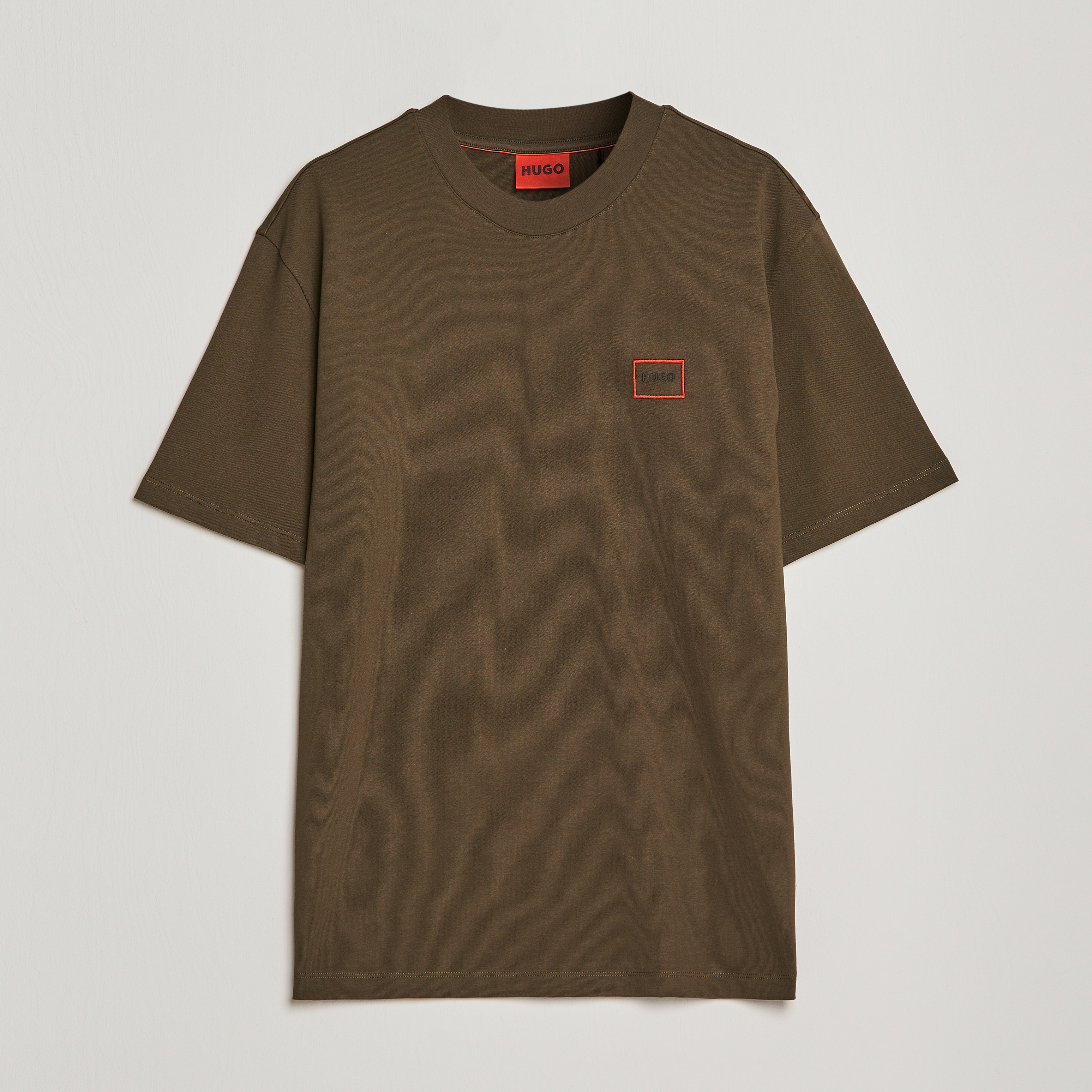 HUGO Dosmos Logo Crew Neck T-Shirt Dark Green osoitteesta CareOfCarl.fi