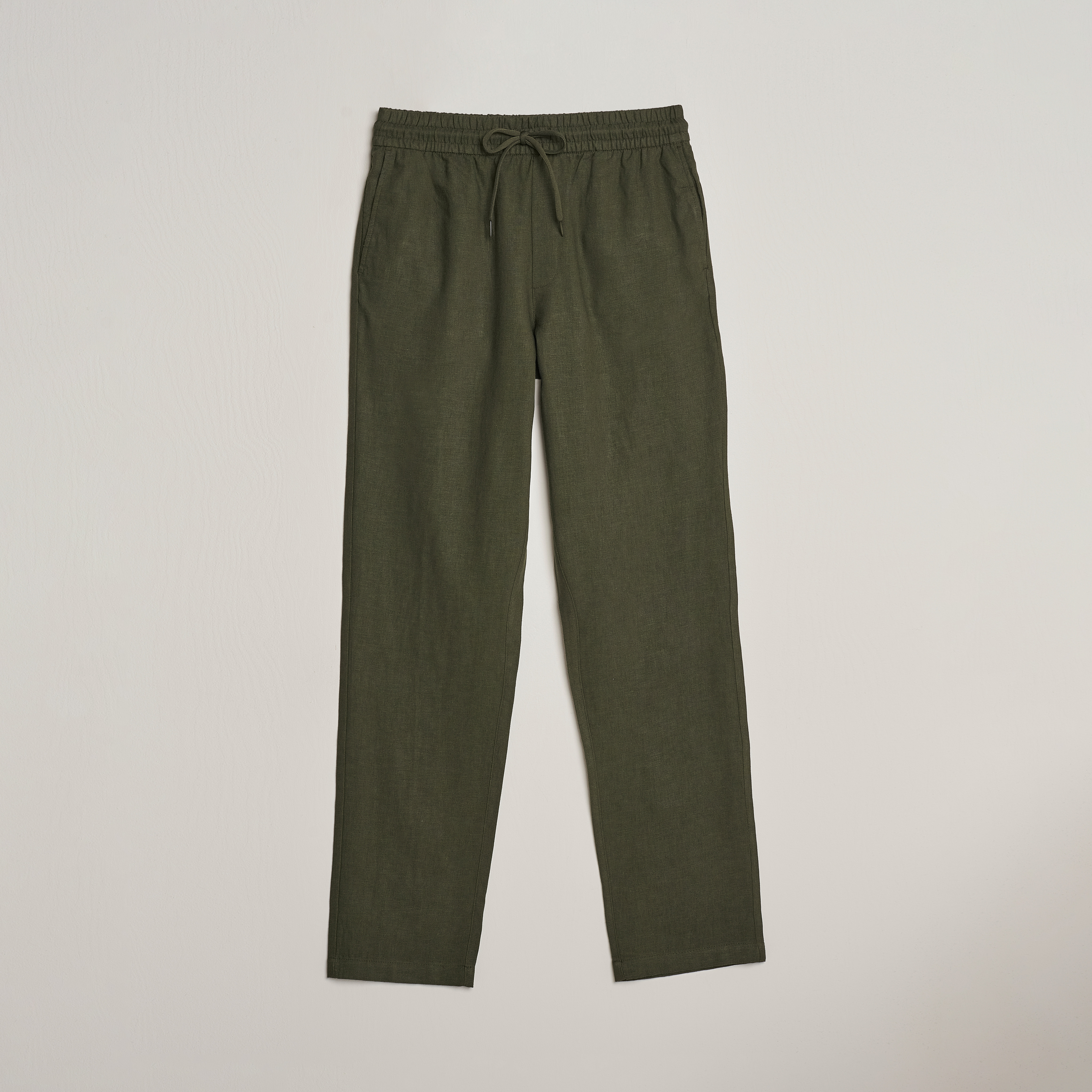 Les Deux Patrick Linen Pants Forrest Green osoitteesta CareOfCarl.fi