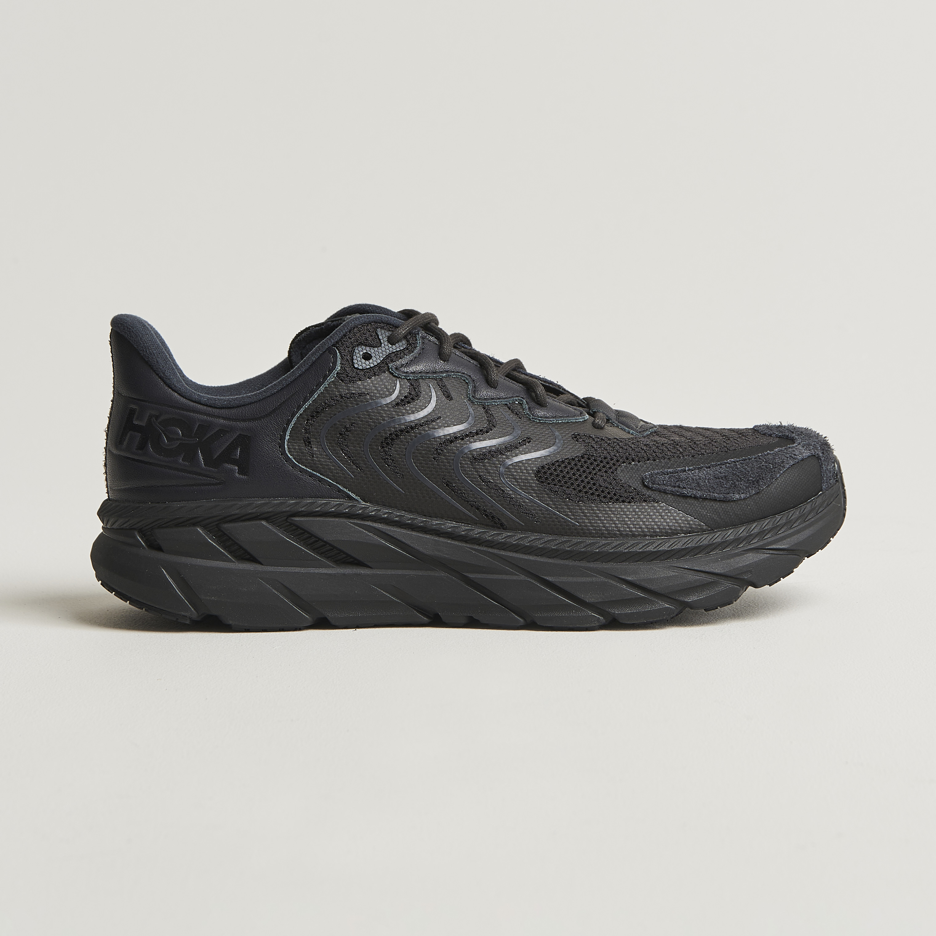 Hoka Clifton LS Black/Asphalt osoitteesta CareOfCarl.fi
