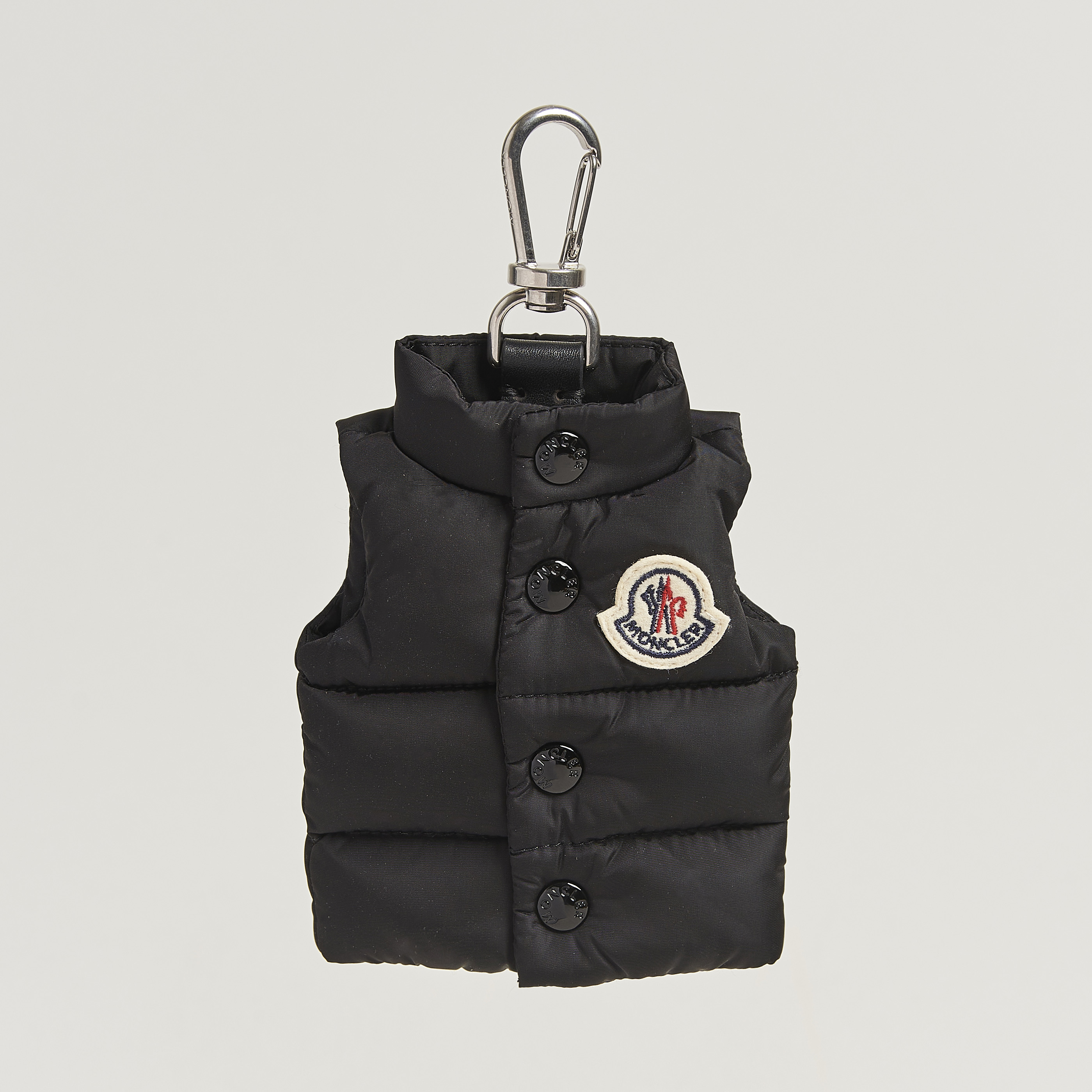 Moncler Down Vest Key Ring Black osoitteesta CareOfCarl.fi