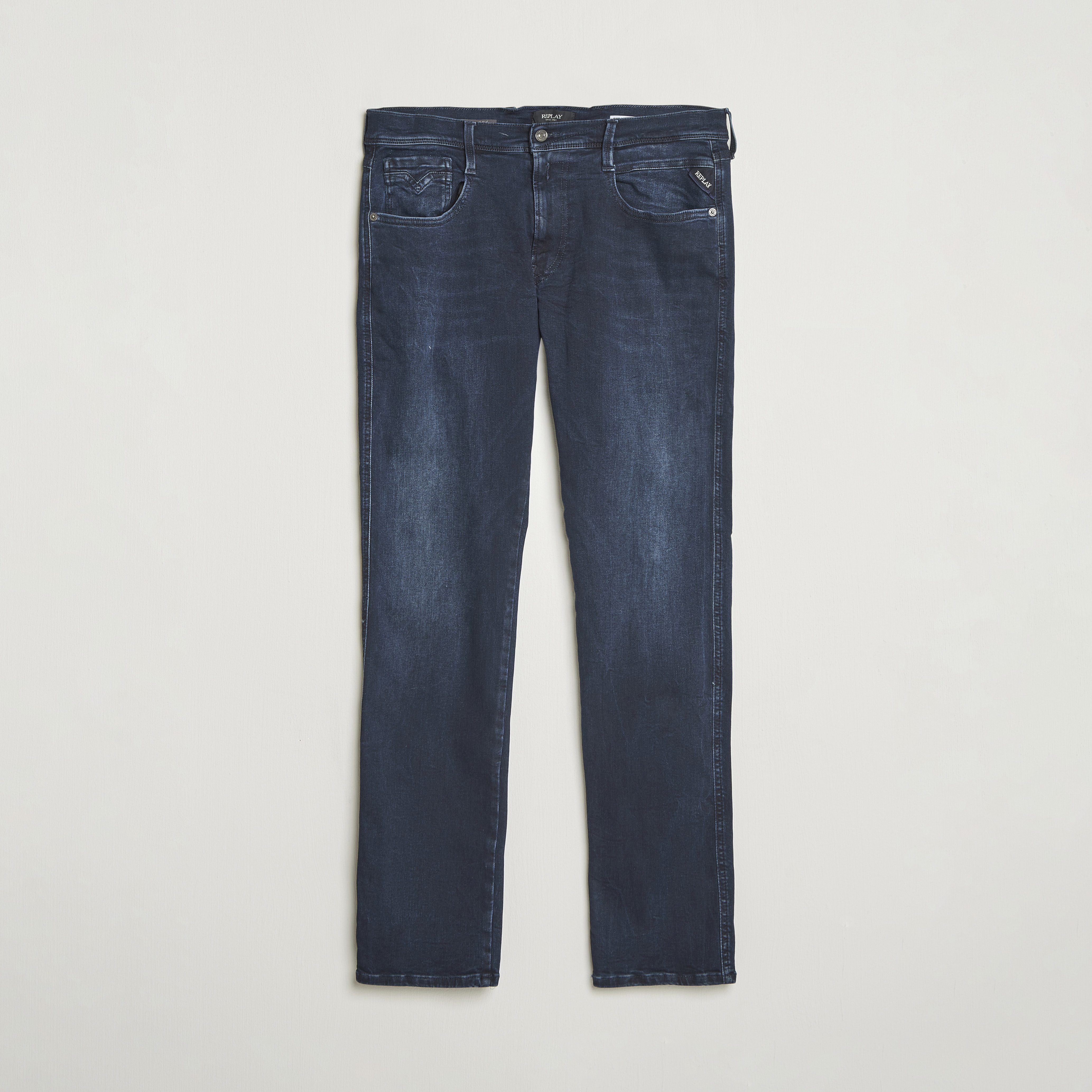 Replay Anbass Hyperflex Dust Jeans Blue Black osoitteesta CareOfCarl.fi