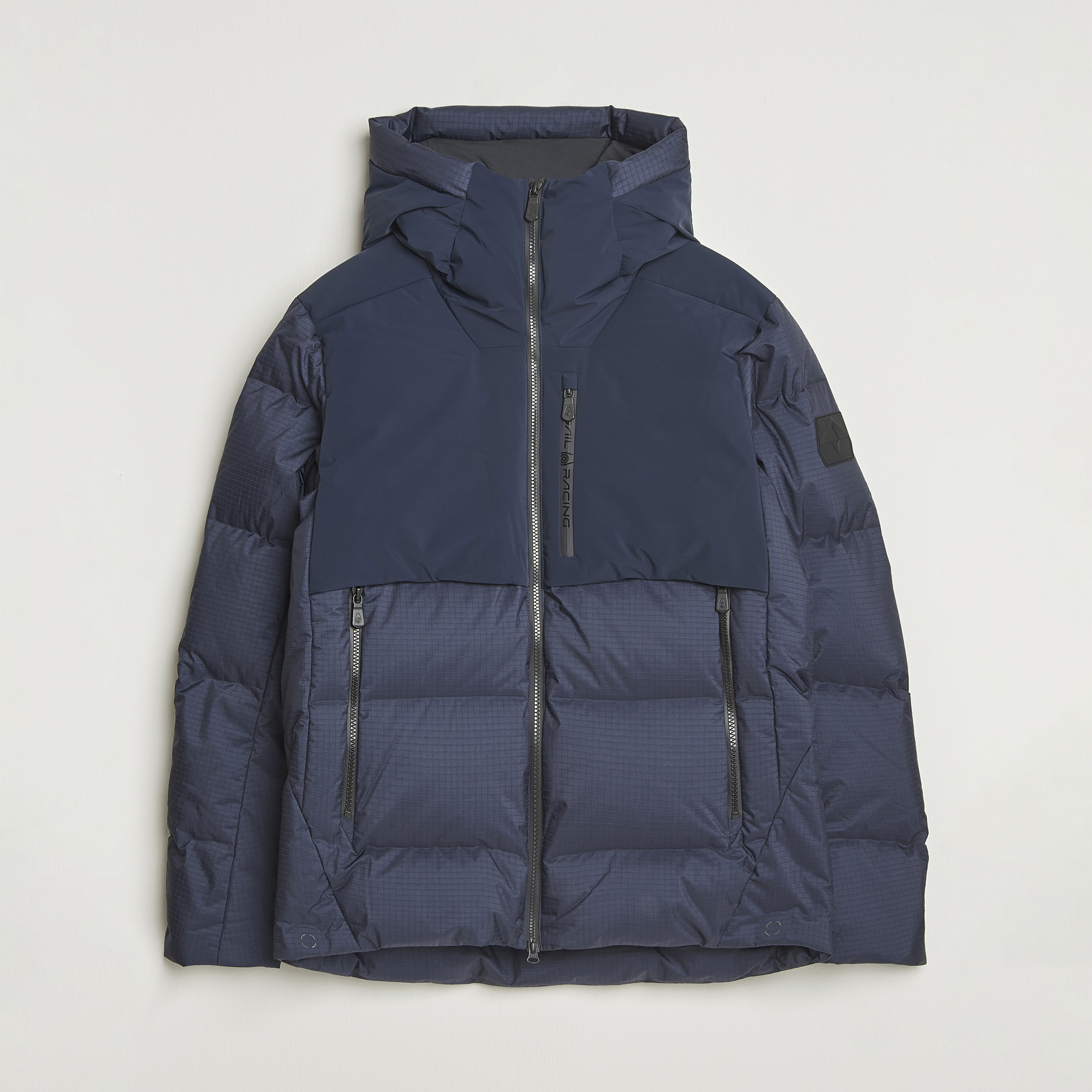 Sail Racing Polar Down Hooded Jacket Dark Navy osoitteesta CareOfCarl.fi