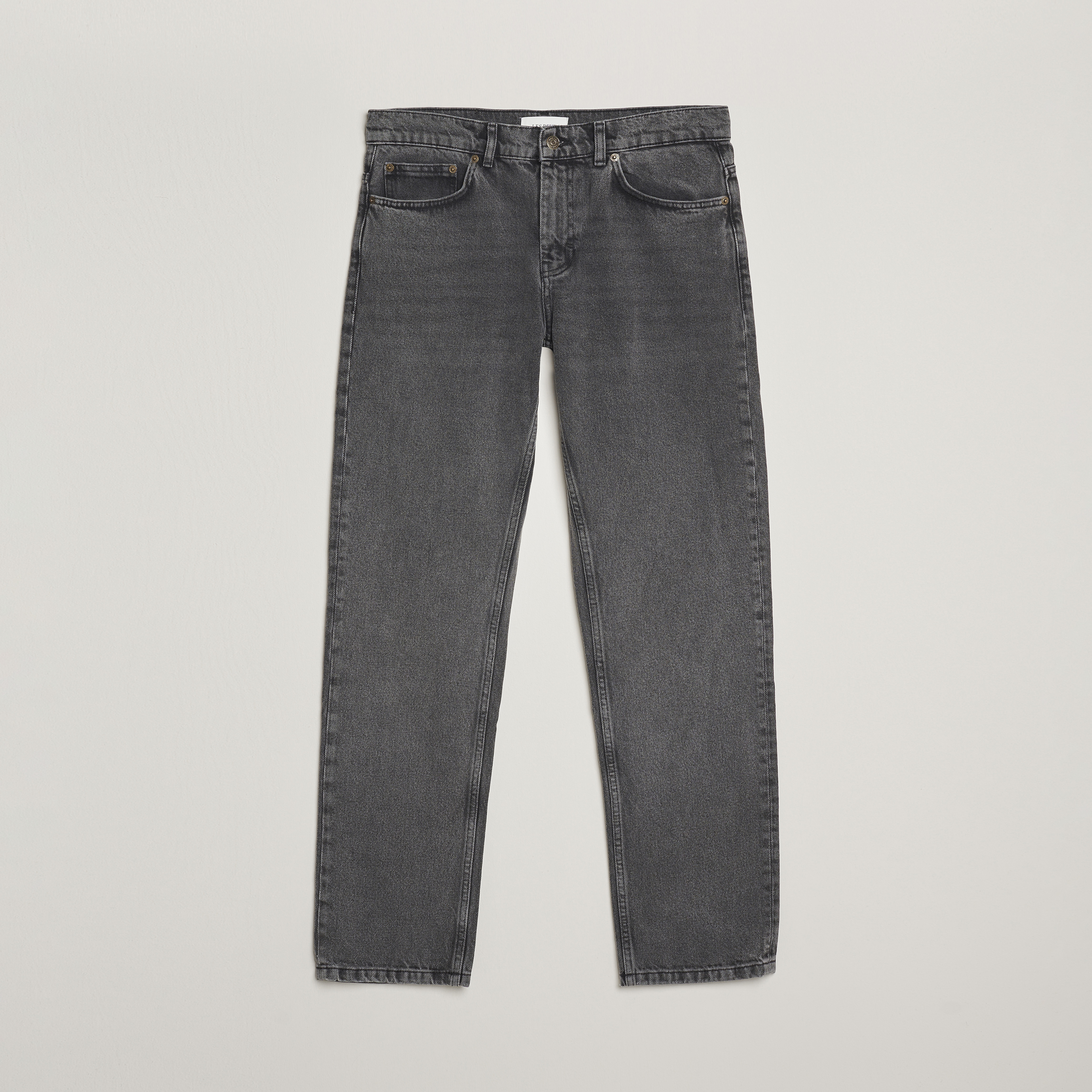 Les Deux Ricky Washed Jeans Grey osoitteesta CareOfCarl.fi