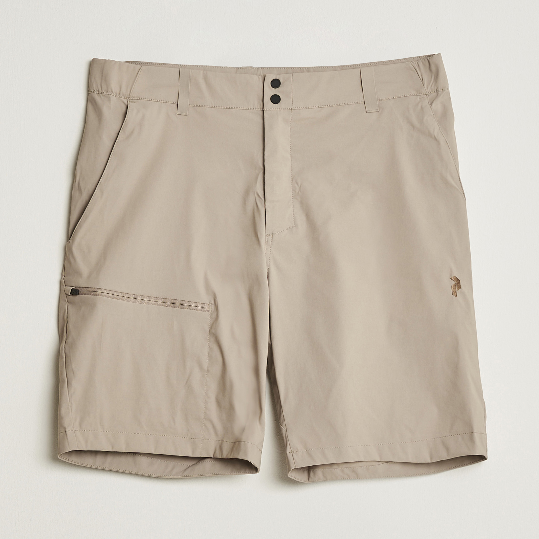 Peak Performance Iconiq Shorts Avid Beige osoitteesta CareOfCarl.fi