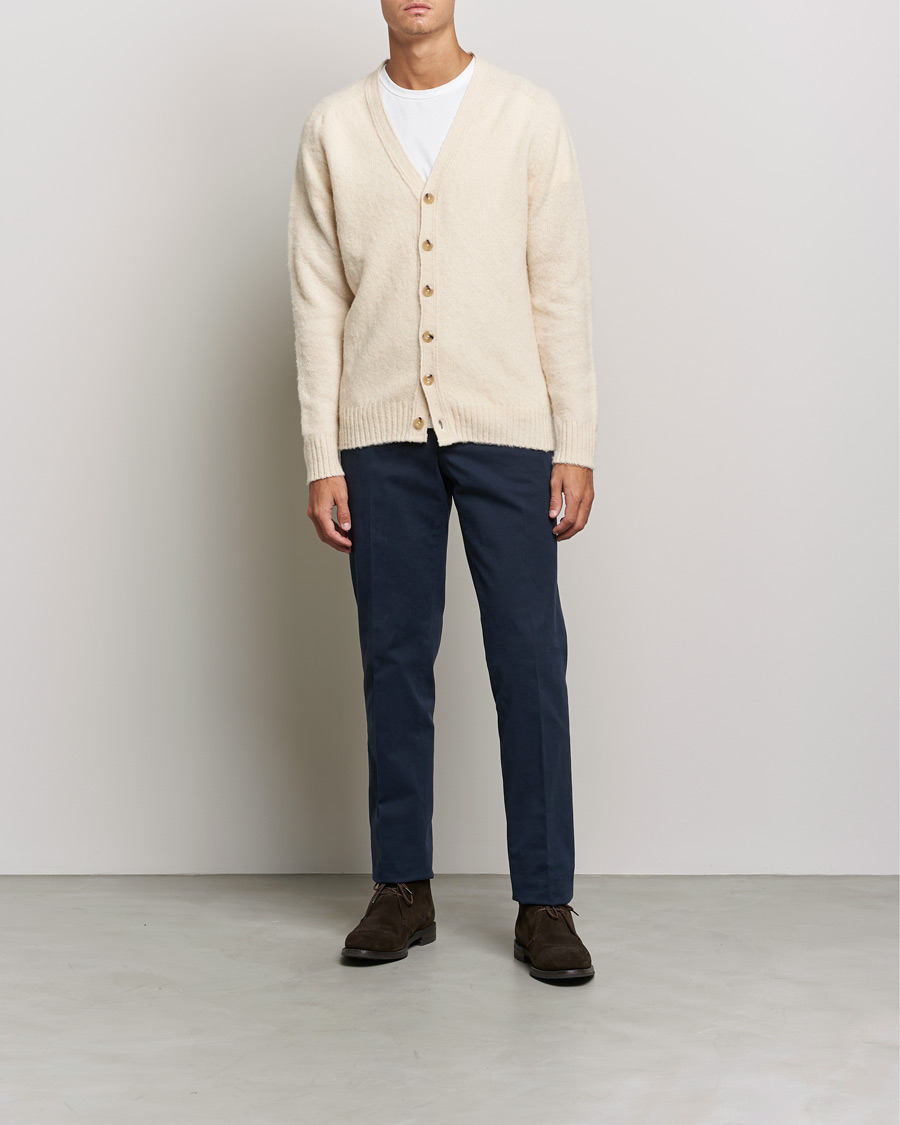 Howlin' Brushed Wool Cardigan Ecru osoitteesta CareOfCarl.fi